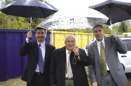 E.W. Howell breaks ground on 139,000 s/f Lowe's home improvement store ...