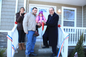 LIHBCDC turns over keys to new homes for six veterans : NYREJ